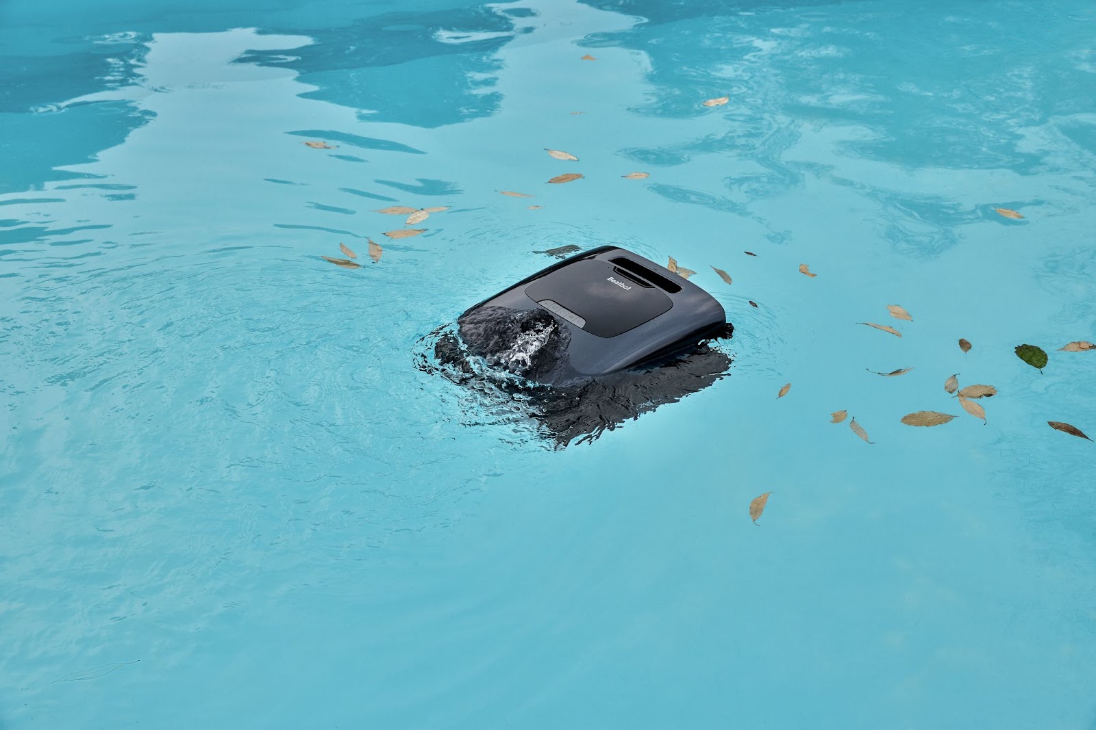 Robot Pool Cleaner: The Best Robotic Pool Cleaners for Tackling Algae ...